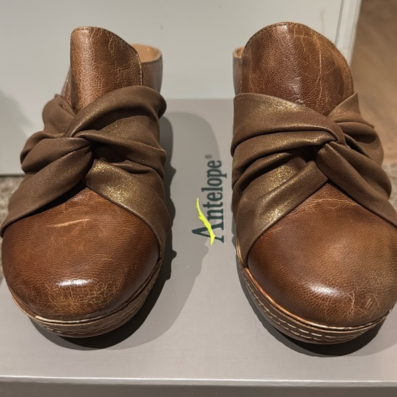 Antelope | Shoes | Antelope 45new Womens Taupe Gathered Band Clog ...